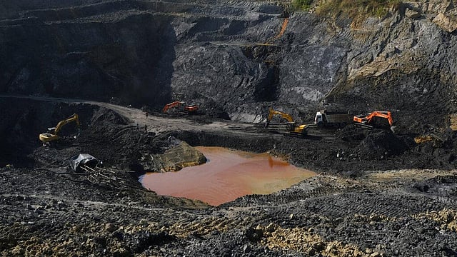 Contract workers’ strike paralyses coal production at Talcher mine of MCL