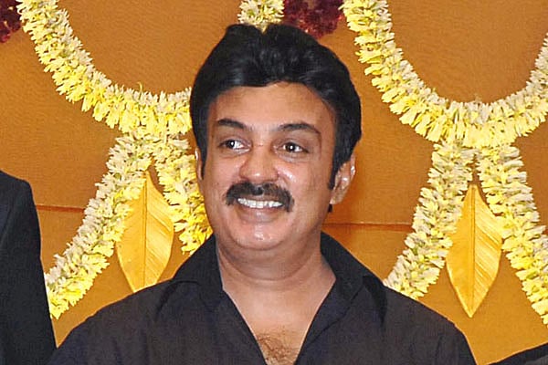 \'Mic\' Mohan makes a comeback