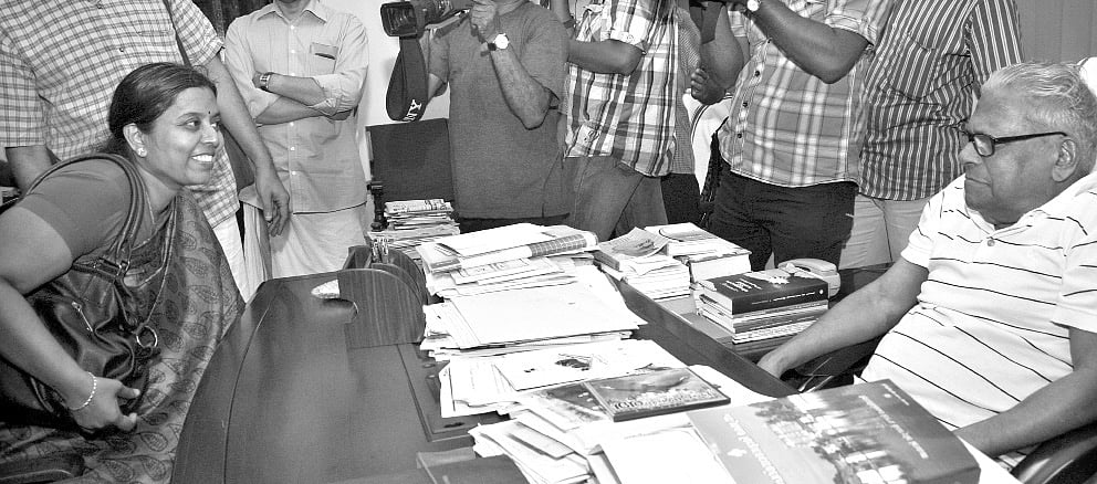 Meera meets Achuthanandan