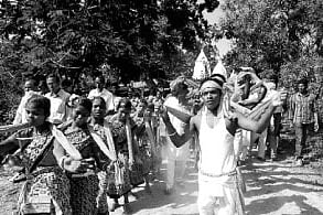 Mondei begins at block level