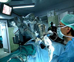 Robotic surgeries: What are their advantages over traditional methods