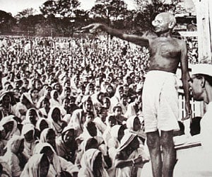 \'Navjivan\' to Give New Life to Gandhian Literature via E-books