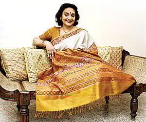 Drawing strength from three dance forms plays a dasi role