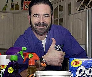 Billy Mays dies after banging head on aeroplane