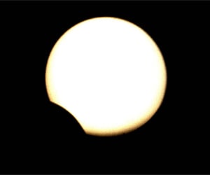 Jan 2010 to witness twin eclipses