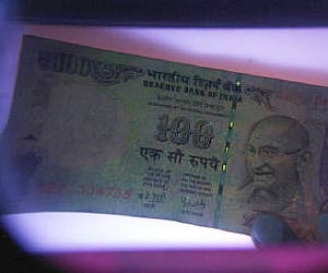 RBI Launches New Rs 100 Currency Notes
