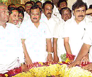 Leaders pay homage to Thevar