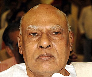 Jaya Greets Rosaiah on His Birthday