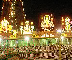 Chithirai festival kicks off with flag hosting ritual at Madurai ...