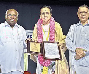 Religious personalities honoured