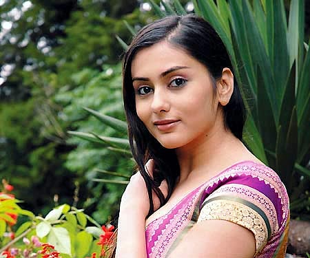 Asked to prove my Hindu identity at Madurai Meenakshi temple, says Namitha