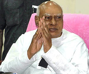 Rosaiah assures protection to industry