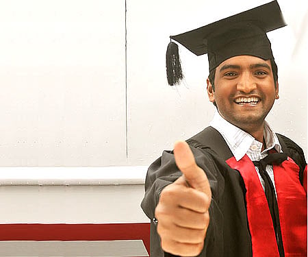 Santhanam, from \'Lollu Sabha\' to Rajnikanth
