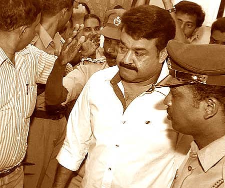 Mohanlal visits Azhikode