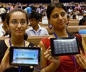 India launches world\'s cheapest tablet PC