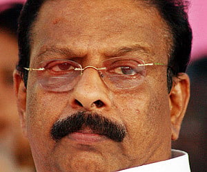 K Sudhakaran targets Oommen Chandy