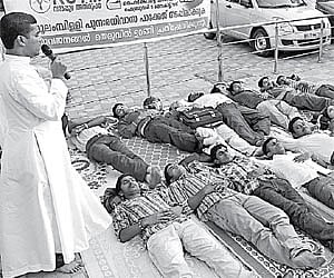 Protest against sleeping on evictees’ plight