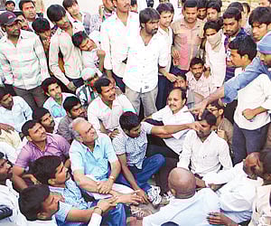 Rioting rages on OU campus after dusk