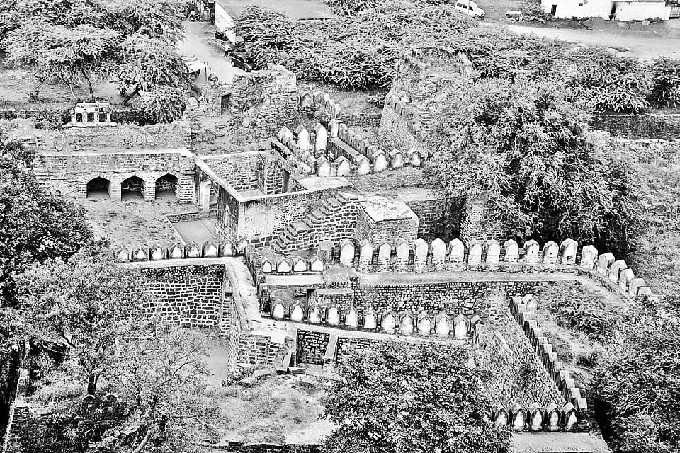 Elgandal Fort to be revamped to tourist spot at Rs 5 crore