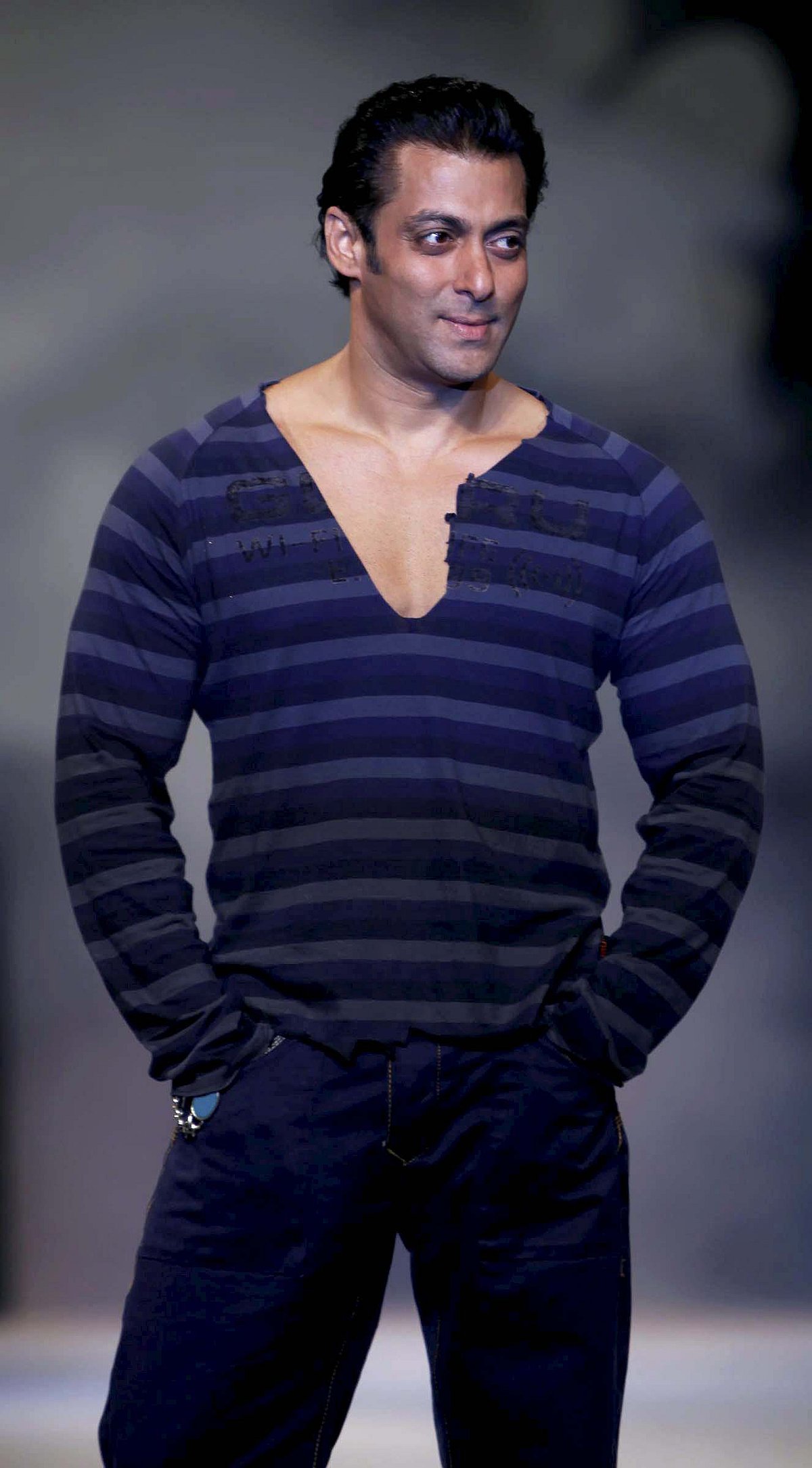 Susi Ganeshan wishes to cast Salman as superhero