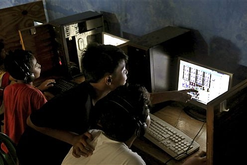 Heavier the Internet Use, Higher the BP Risk in Teens: Study