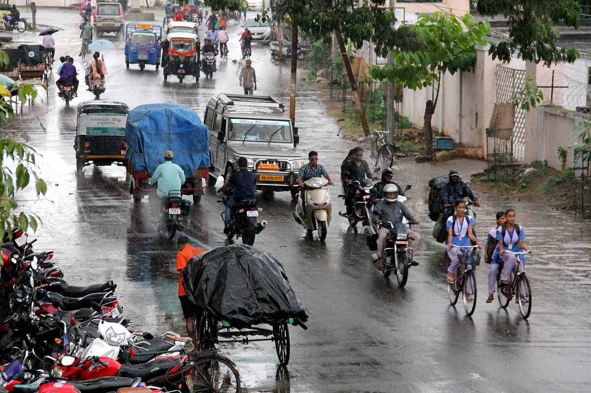 Cyclone Threat: Tens of Thousands Evacuated Along AP Coast