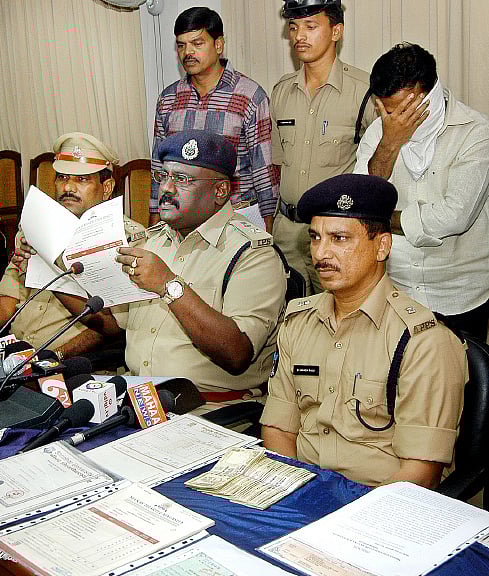 Certificate Racket Busted, Varsity Staff Under Scanner