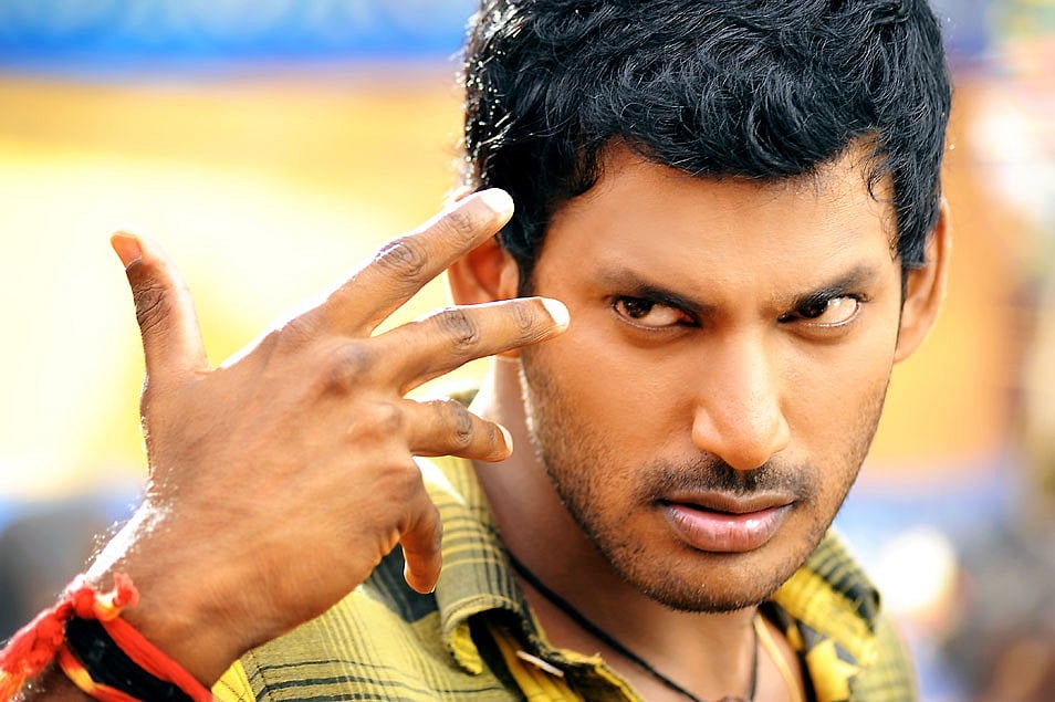 Actor Vishaal \'Seizes\' Pirated New Tamil Film CDs