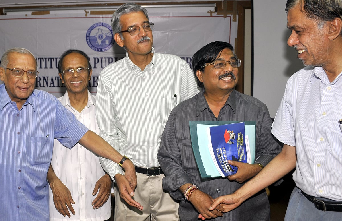 \'Take the Best From Reports to Save Ghats\'