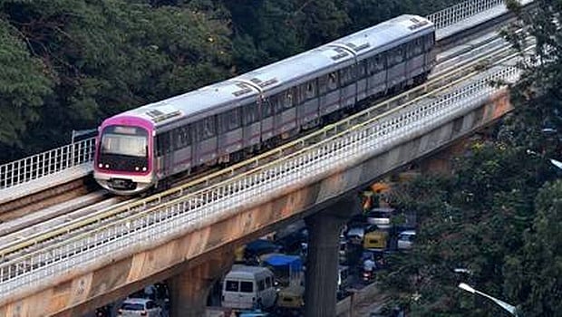 First U-shaped Concrete Girder of Metro Rail Project Installed in Aluva