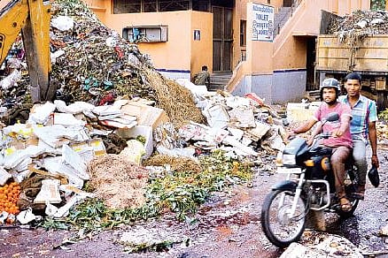 Mandur Defiant, Trash Piles Up