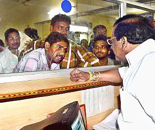 Minister Makes Surprise Visit to RTA