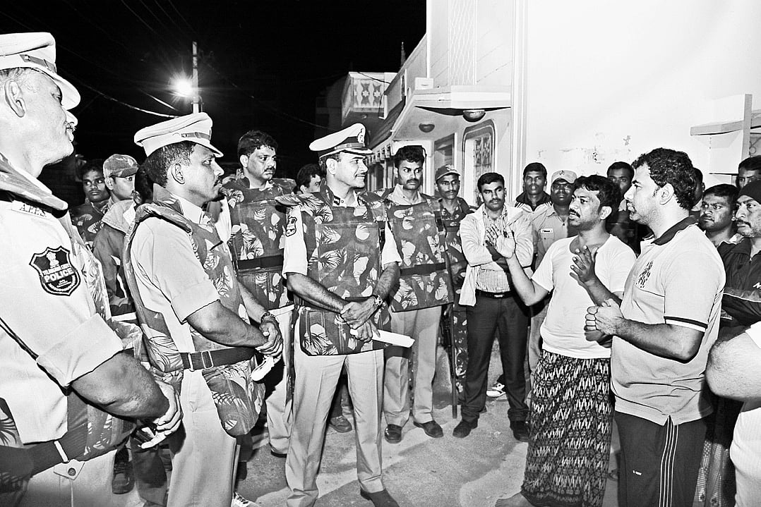 400 Cops at Pahadishareef To Tame Deadly Snake Gang