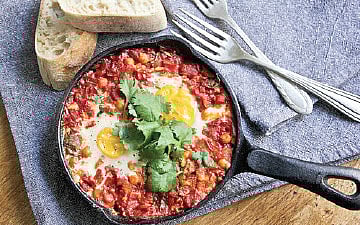 In Israel, Eat and Drink Like the Israelis Do