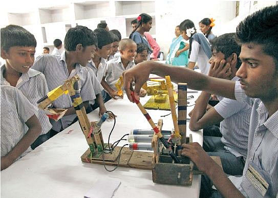 Novel Creations of Future Scientists on Display at Science Exhibition