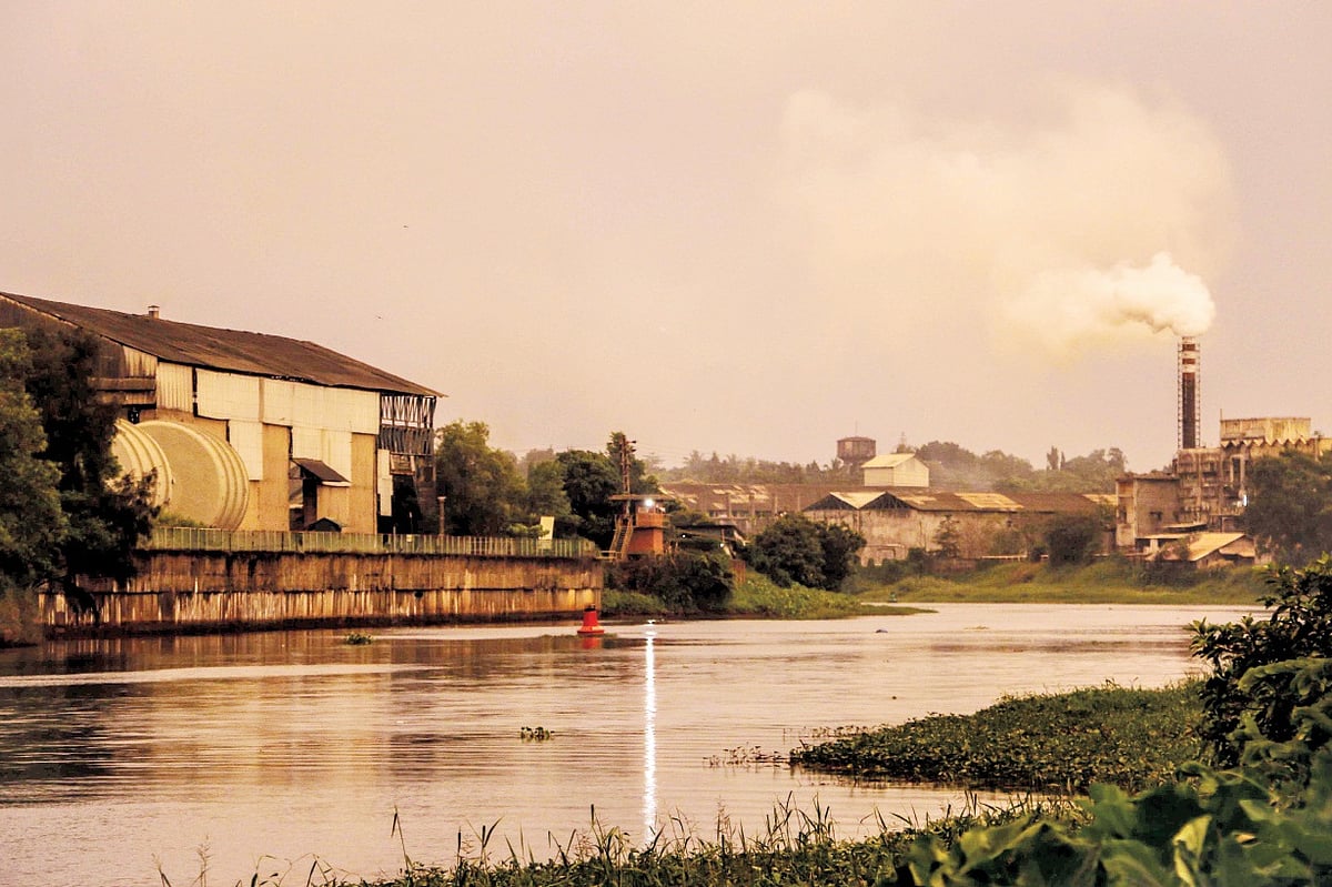 Pollution Leaves Residents of Eloor Gasping for Breath