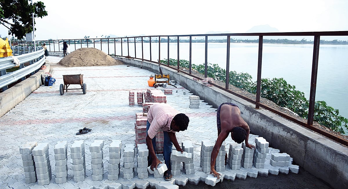 Ukkadam Lake Beautification to Ease Traffic Woes