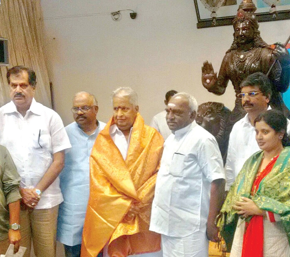 Veteran film director MR Viswanathan Enters BJP fold