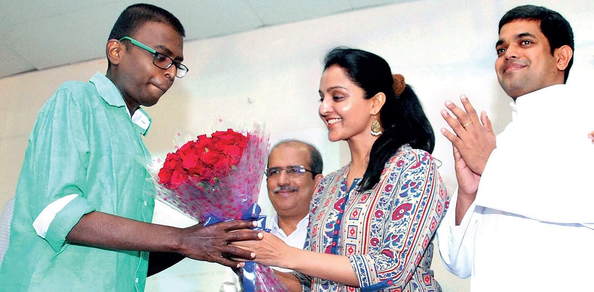 Jithesh leaves hospital with a smile from the bottom of his heart