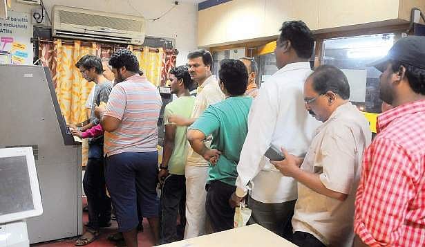 Scramble for K100 notes, ATM centres crowded in city