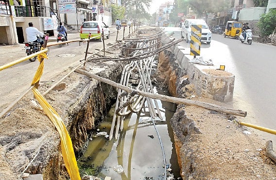 Manhole death: Blame game between GHMC and HMWS and SB begins