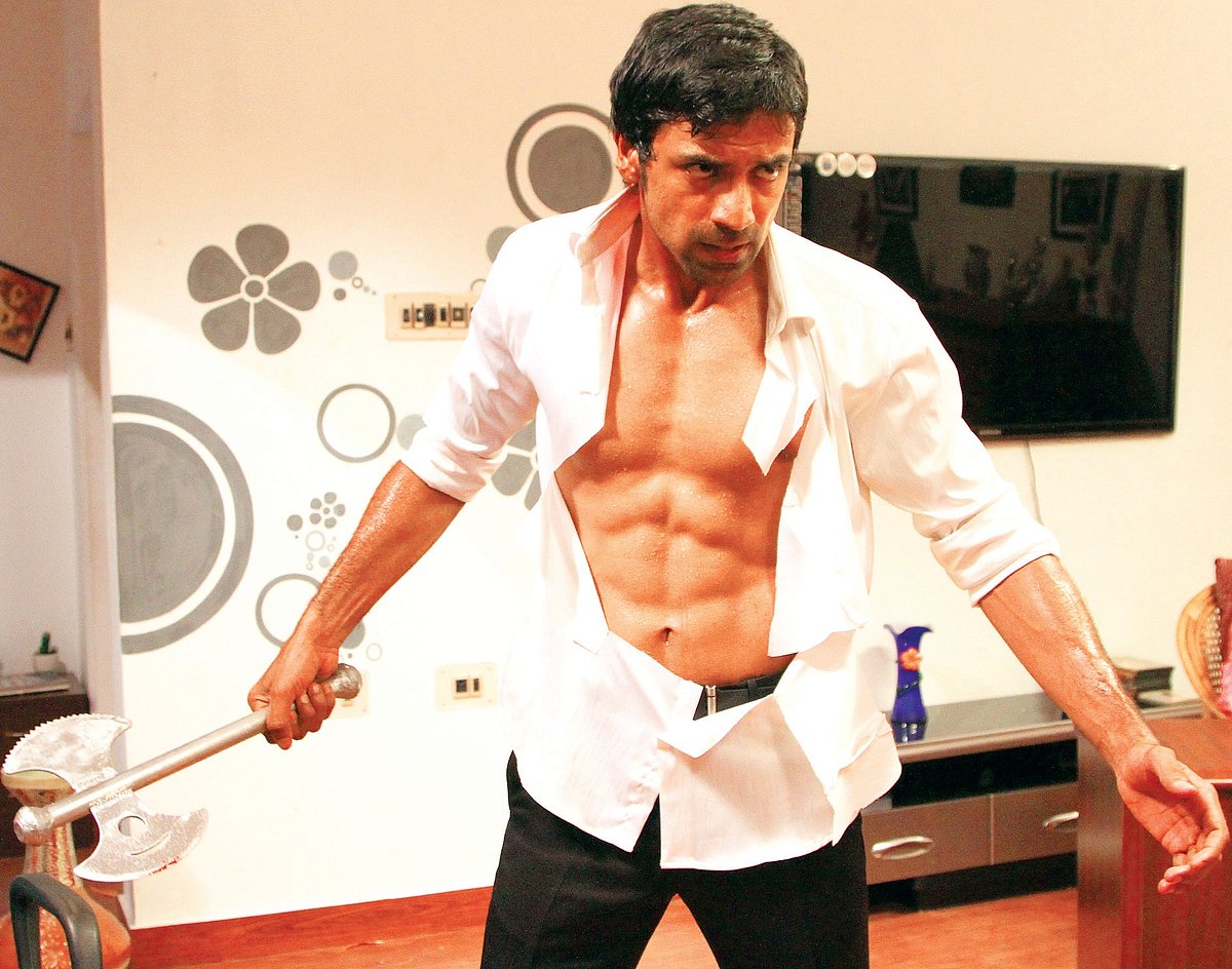 His villain role holds the ace in psycho thriller