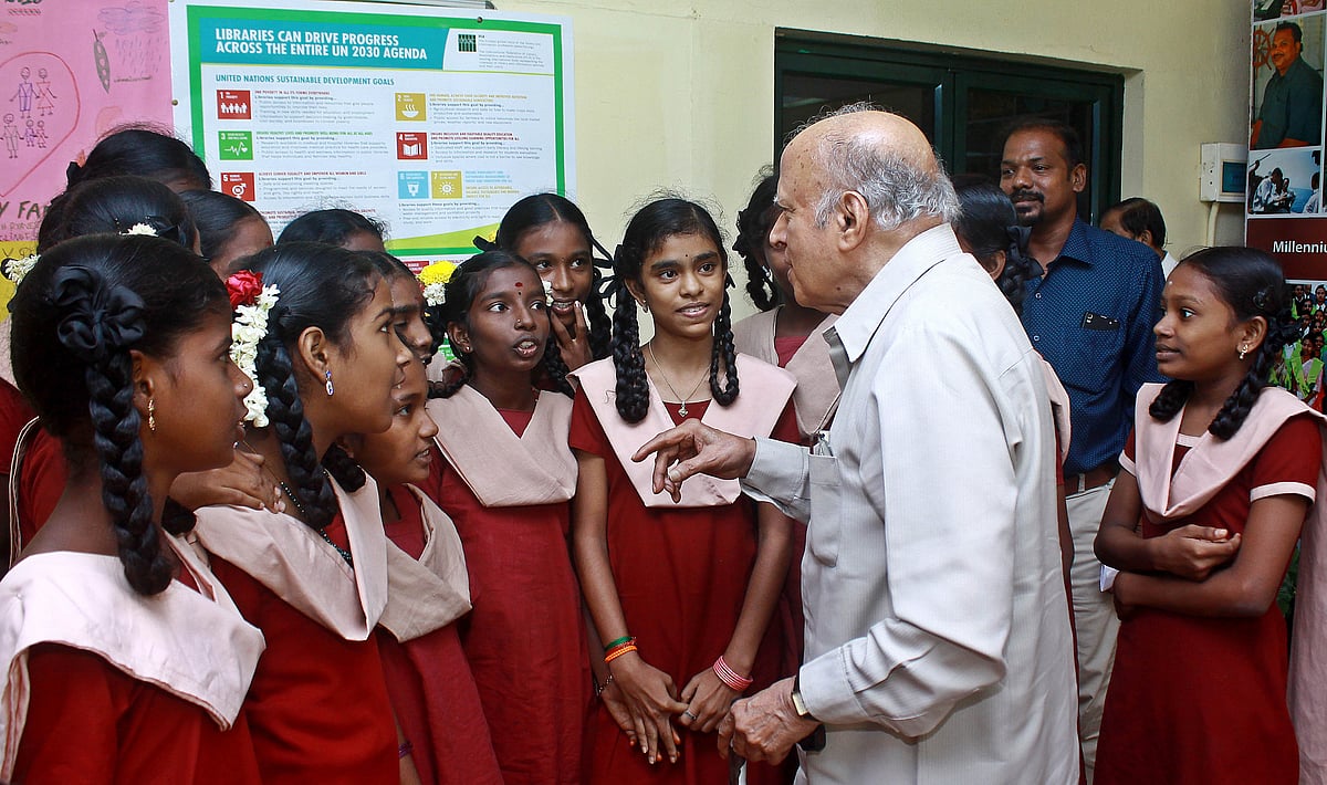 Librarian\'s job as noble as a farmer\'s