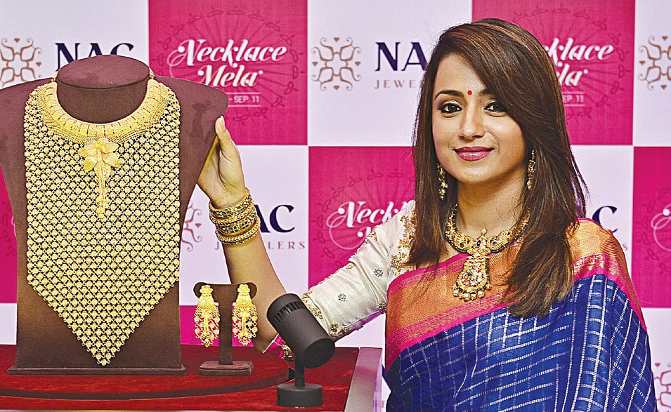 NAC Jewellers unveils 1 kg necklace at a festival