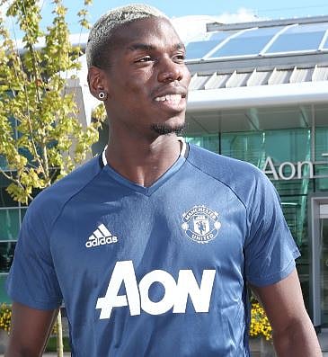 Pogba completes world record Manchester United return