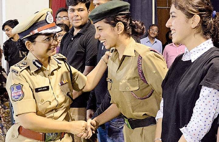 Swati Lakra counsels students on cyber crime