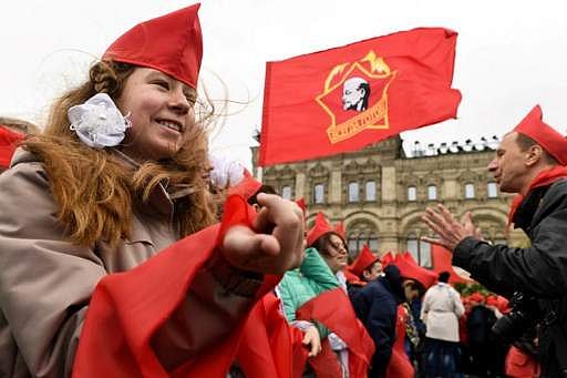 Russia's left split between Communist Party and radical groups