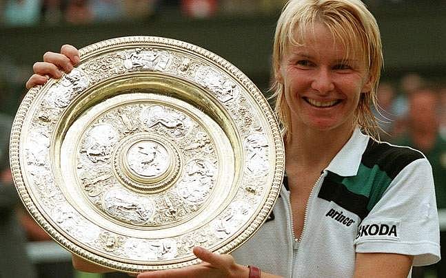 Former Wimbledon champion Jana Novotna dies of cancer at 49