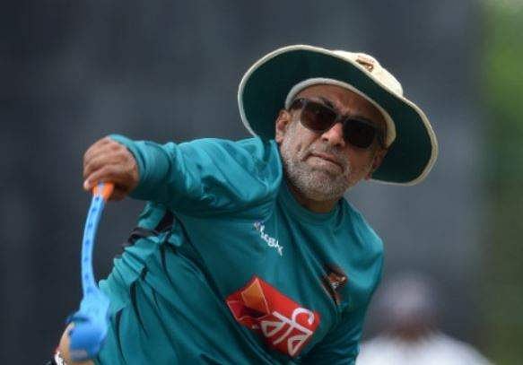 Sri Lanka Cricket gives Hathurusinghe selector's job on tour