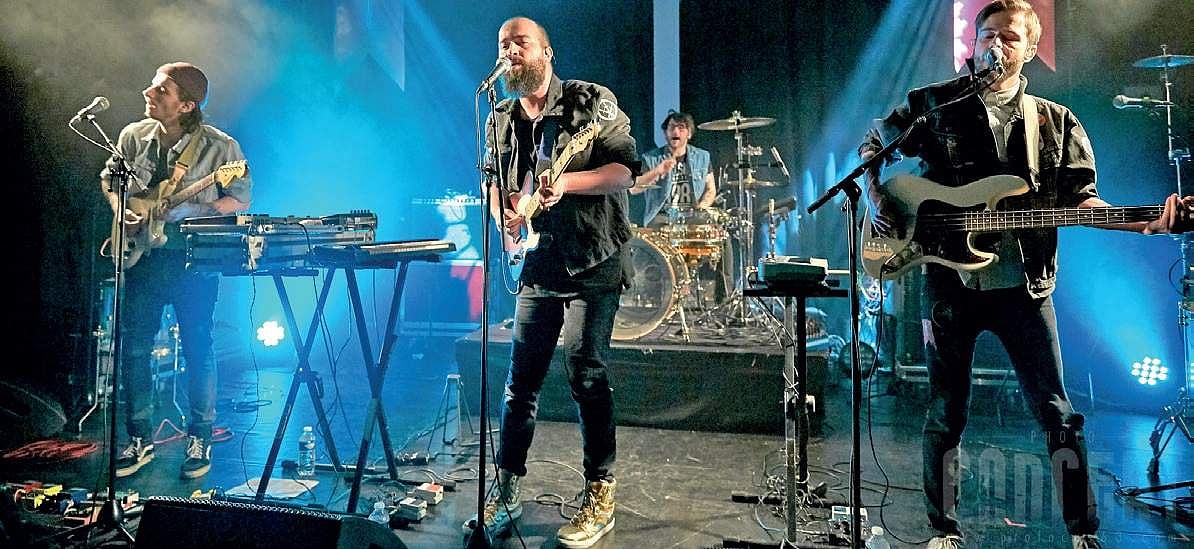 2 French bands bring dark tunes and stories